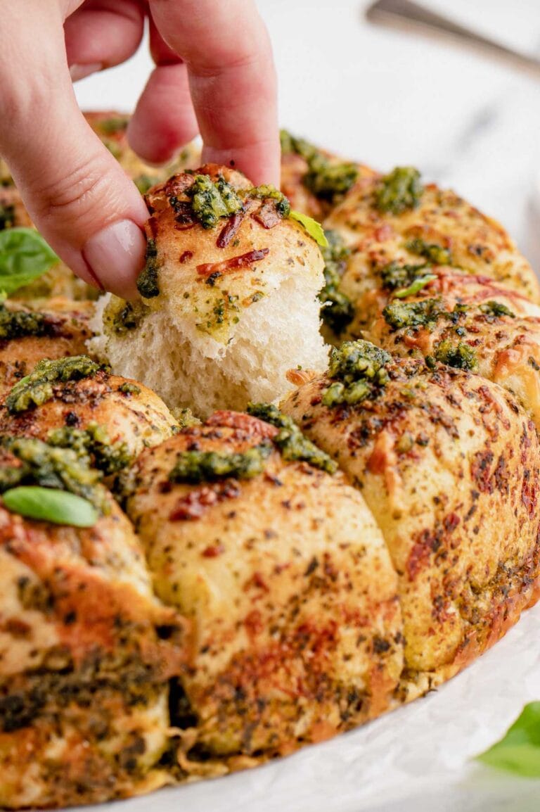 Cheesy Pull-Apart Pesto Bread - Easy Appetizers